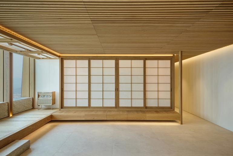 Ceramic surfaces for the Lotte World Tower in Seoul